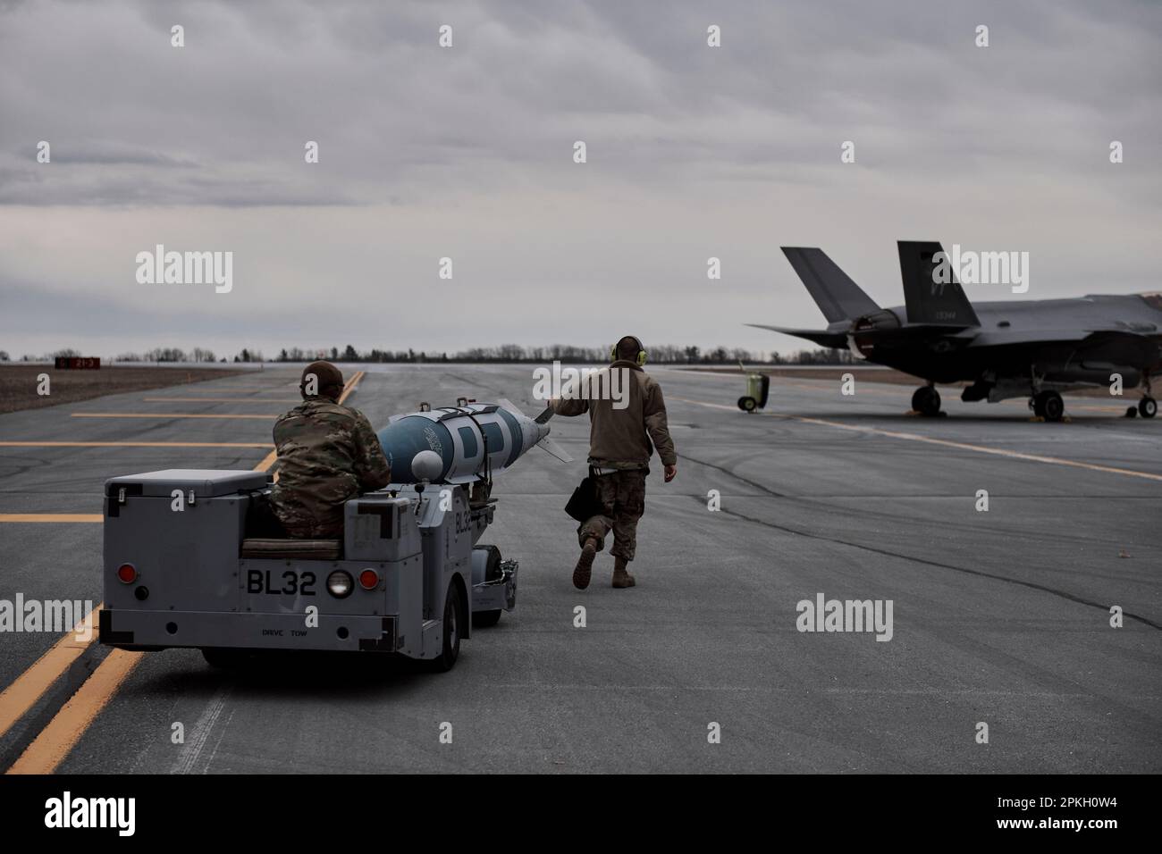 Airmen assigned to the Vermont Air National Guard's 158th Fighter Wing ...