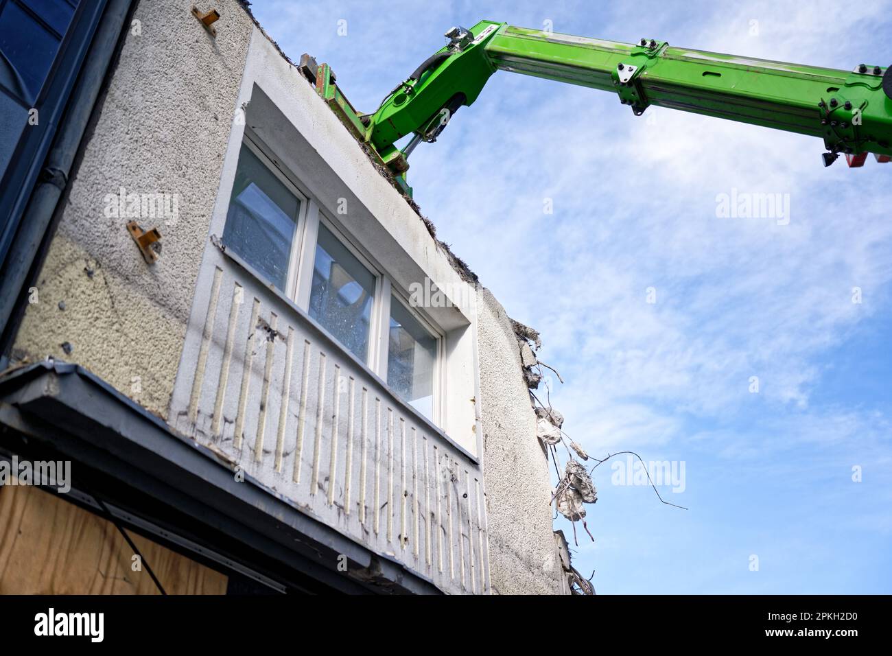 Close up excavator bucket demolishing hi-res stock photography and ...
