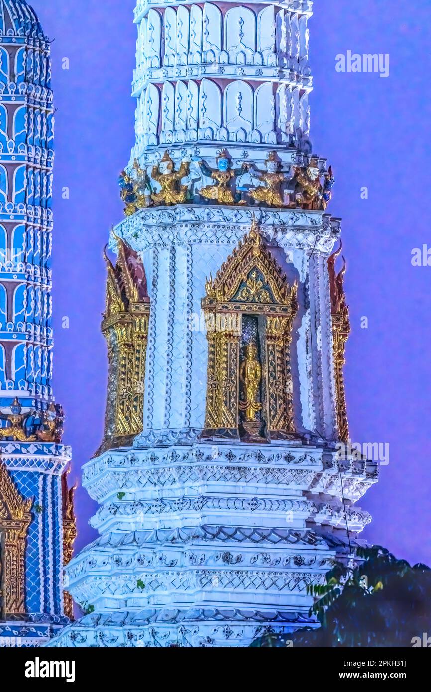 Colorful Sunset Prang Tower Stupa Old Temple Illuminated Grand Palace ...