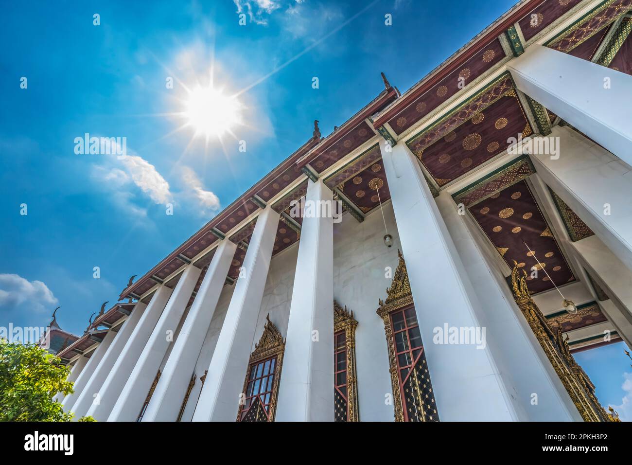 Bright Sun Loha Prasat Metal Castlle Buddhist Temple Wat Ratchanaddaram ...