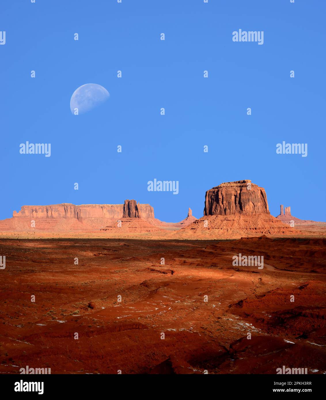 Moon over grand canyon arizona hi-res stock photography and images - Alamy