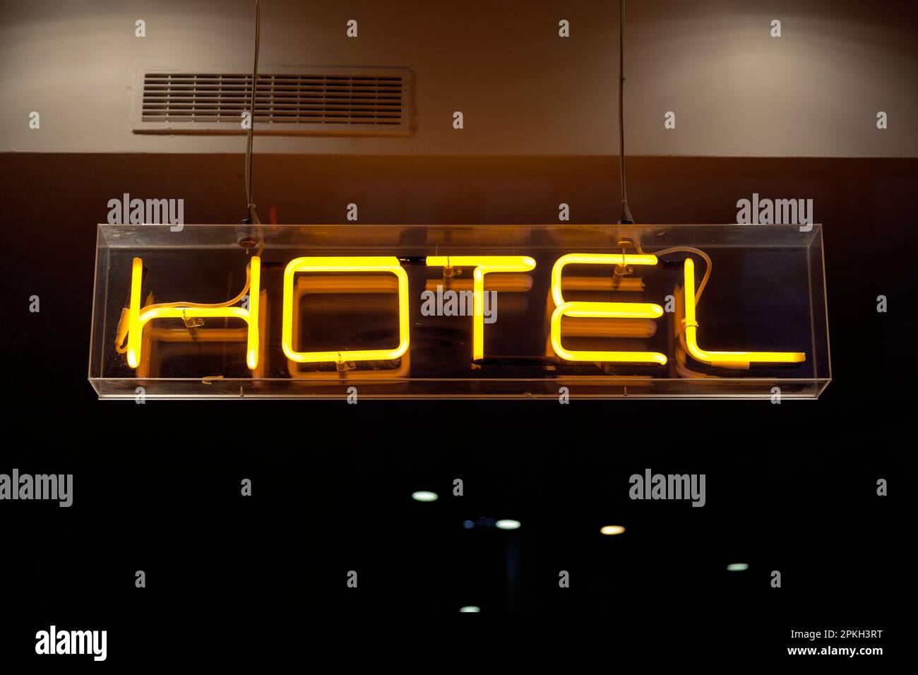 Horizontal hotel word hi-res stock photography and images - Alamy