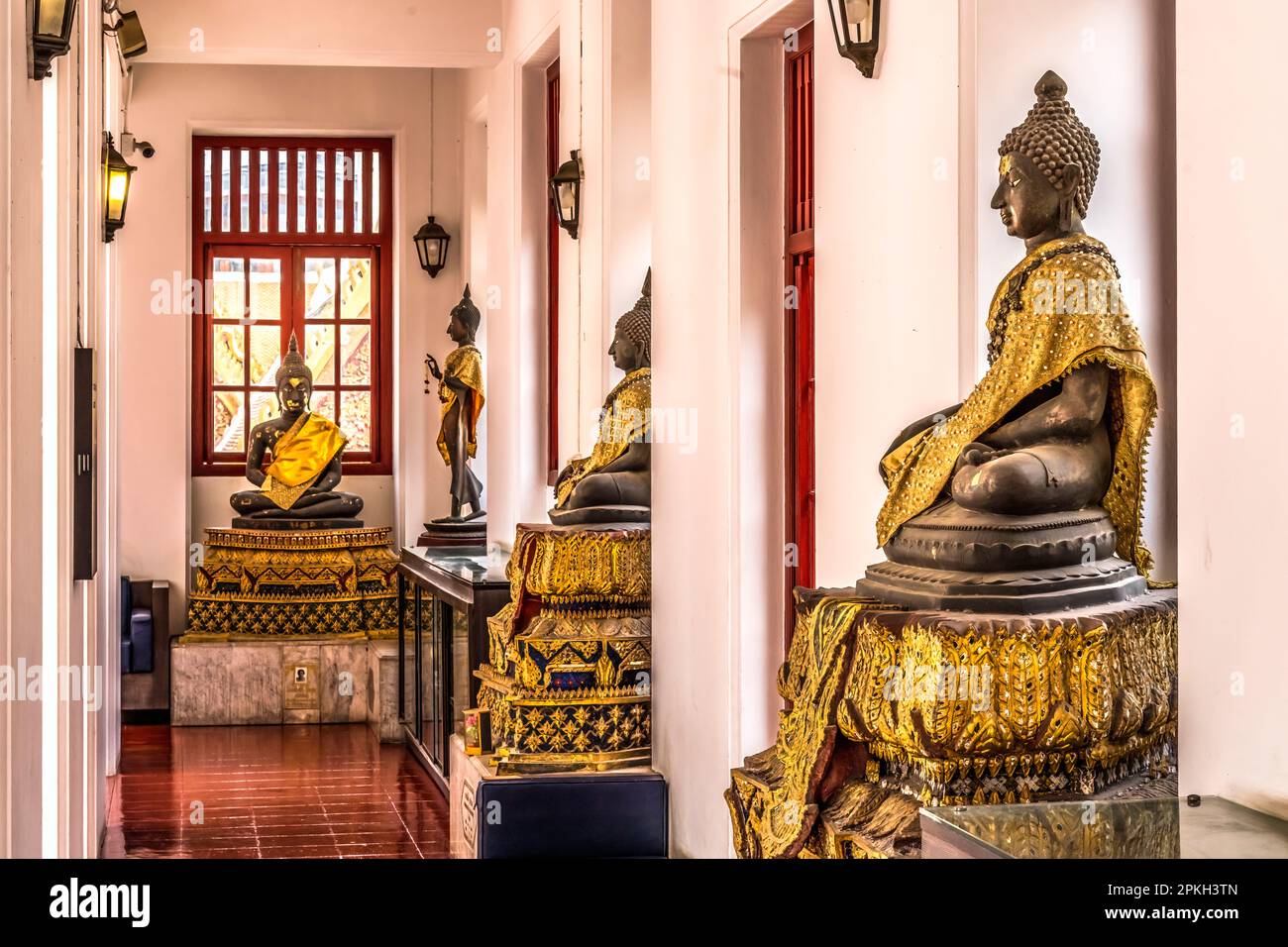 Buddha Statues Loha Prasat Hall Metal Castle Buddhist Temple Wat ...