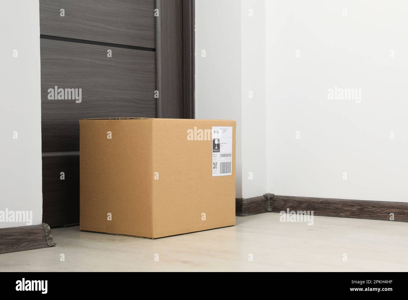 Free home delivery label design hi-res stock photography and images - Alamy