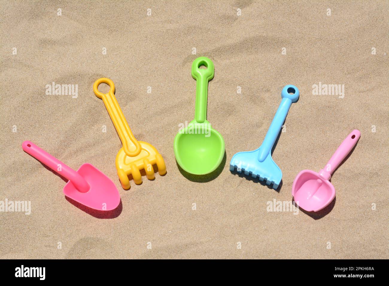 Rakes and shovels hi-res stock photography and images - Alamy