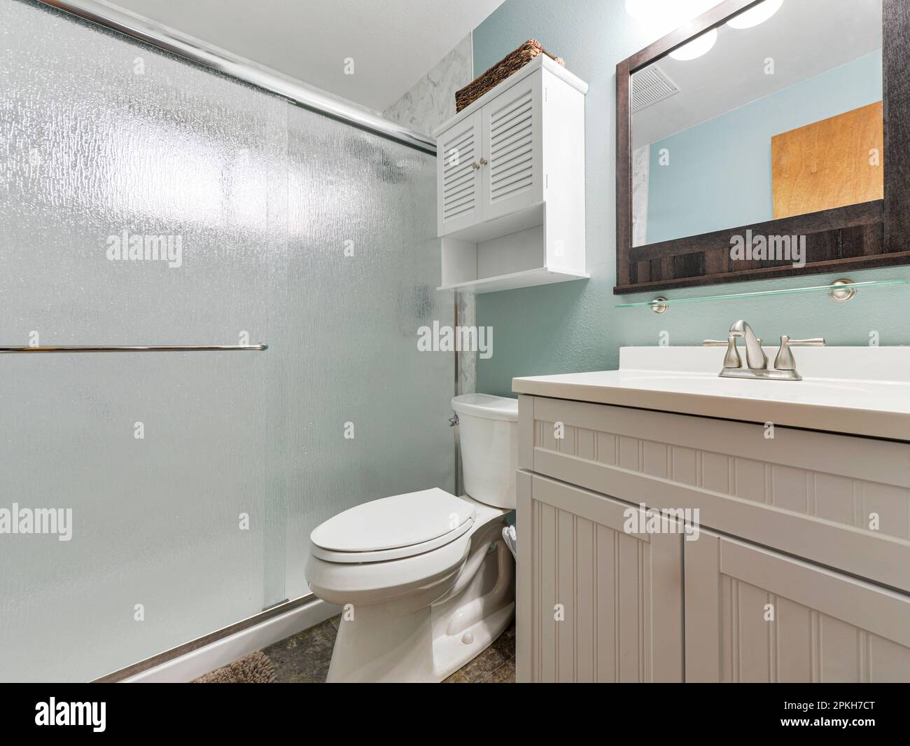 Modern residential bathroom interior Stock Photo - Alamy