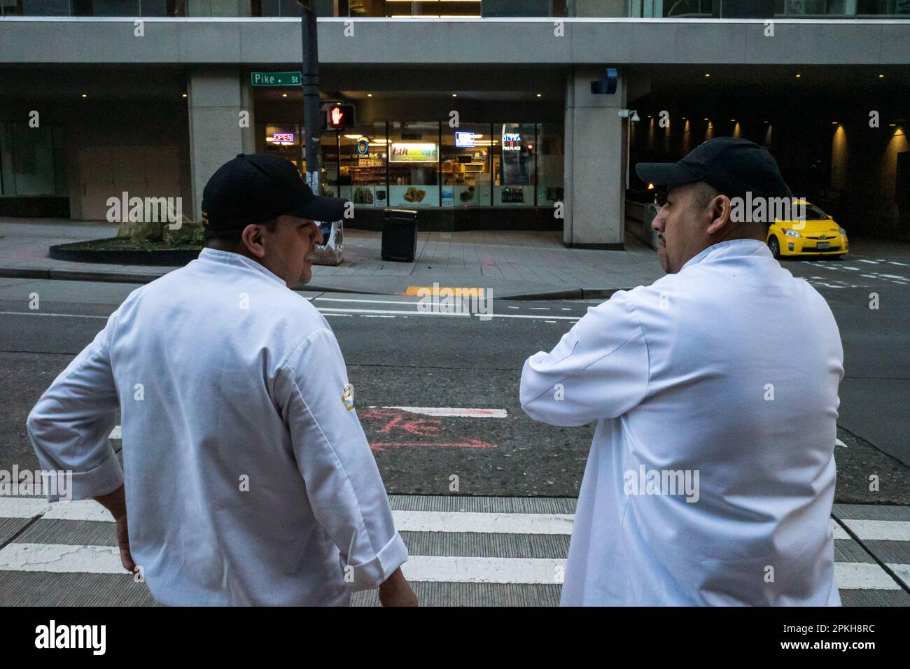 Kitchen staff usa hi-res stock photography and images - Alamy