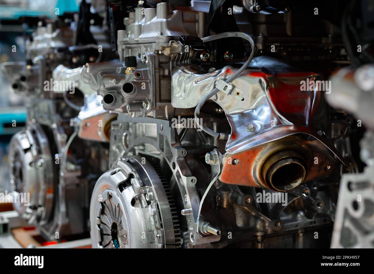 Car internal combustion engine in production plant shop Stock Photo - Alamy