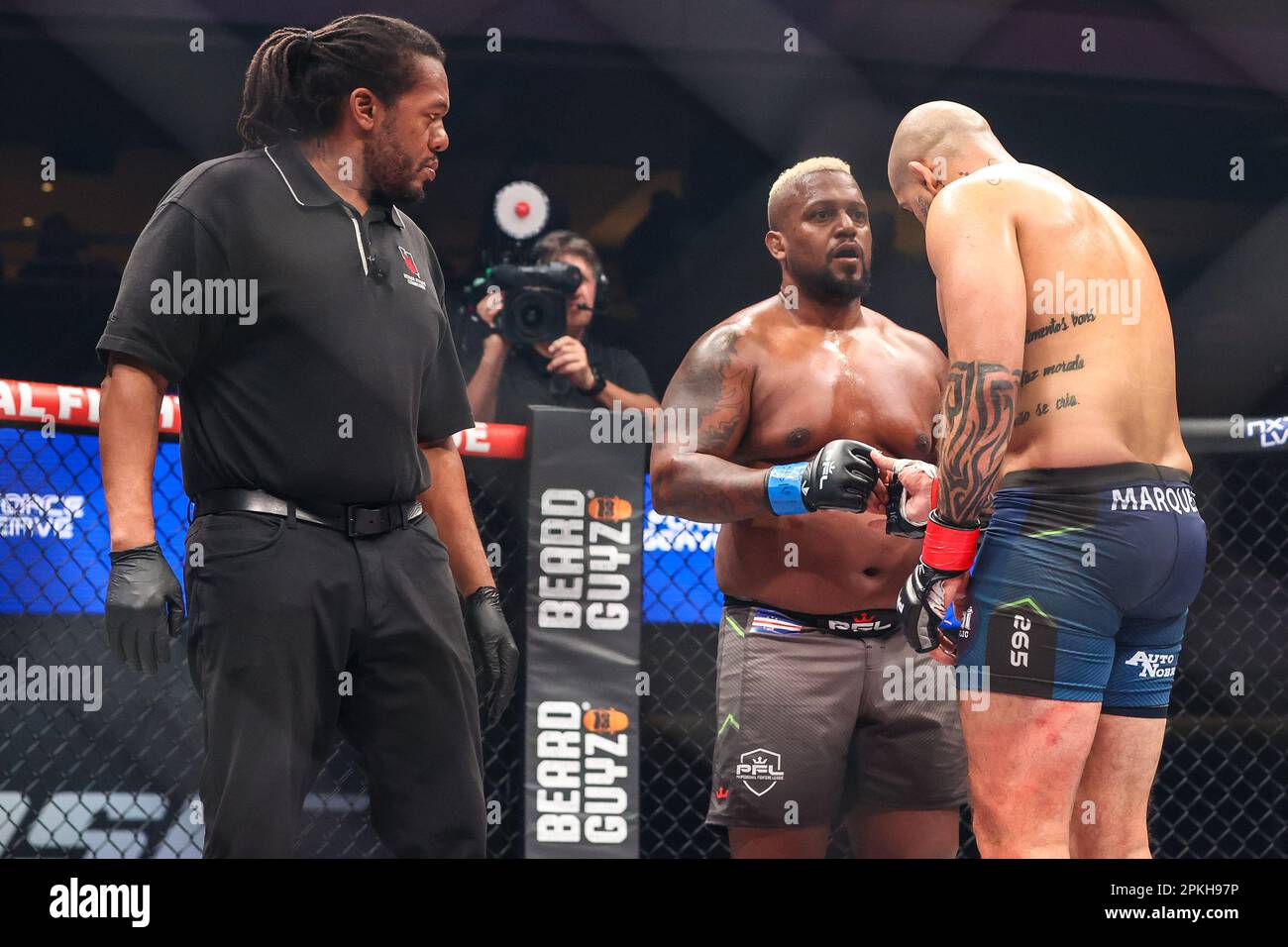 April 7, 2023: (L-R) Heavyweight Yorgan De Castro and Danilo Marques ...