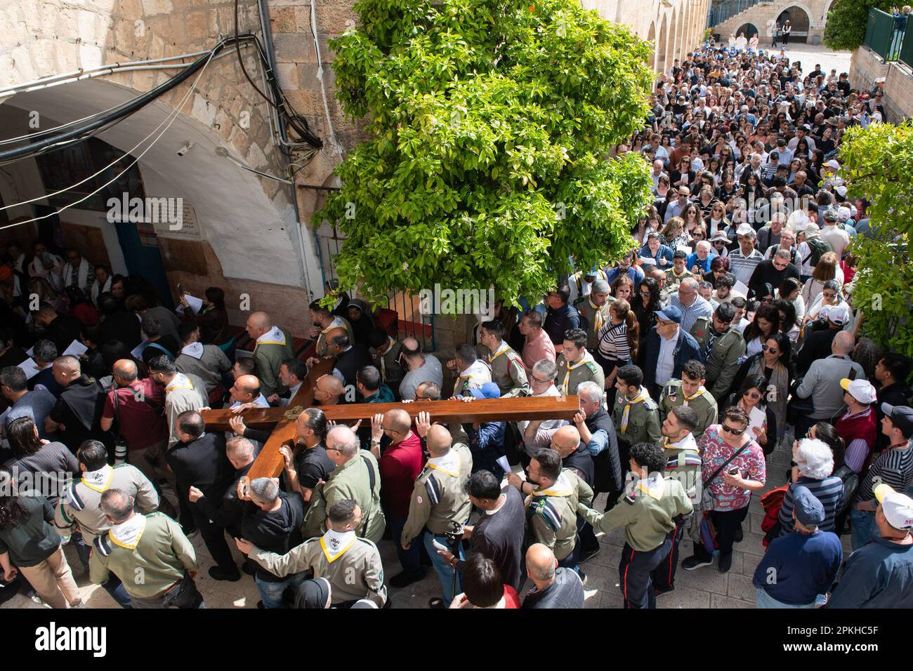 Jerusalem, Israel. 07th Apr, 2023. A large crowd of Christian Pilgrims ...