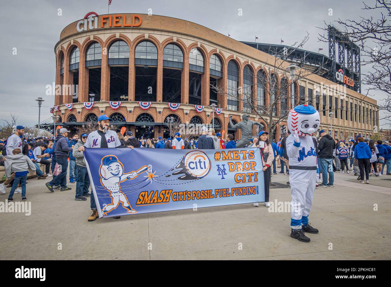 USA. 07th Apr, 2023. On April 7, 2023 Mets fans and climate activists ...