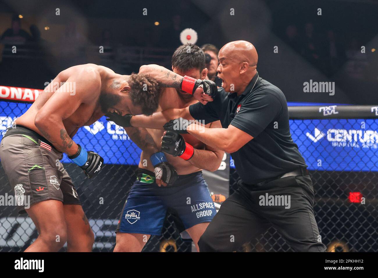 Las Vegas, NV, USA. 7th Apr, 2023. PFL Referee Mark Smith steps in to ...
