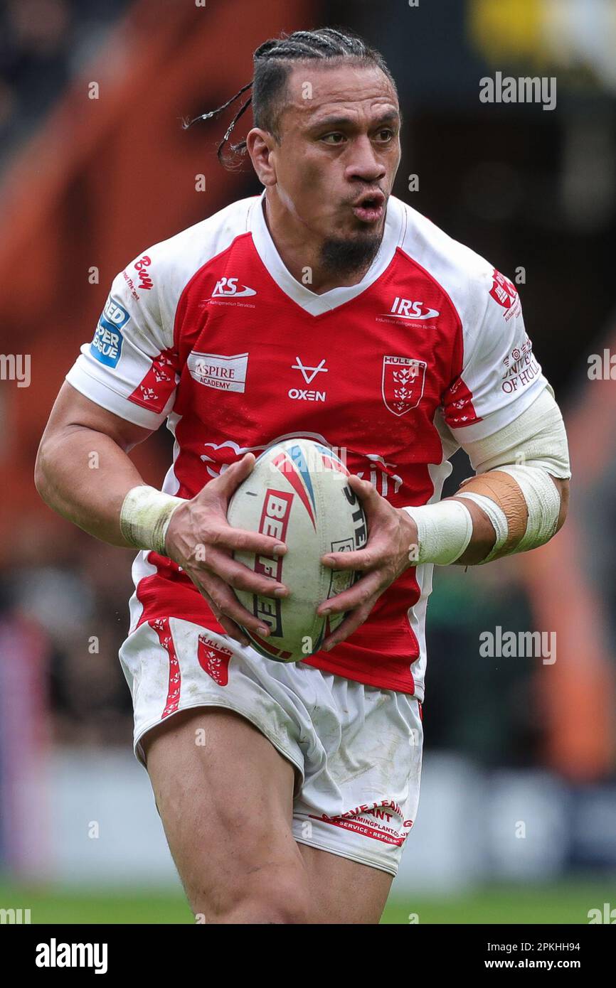 Sauaso ‘Jesse’ Sue #8 of Hull KR runs with the ball during the Betfred ...