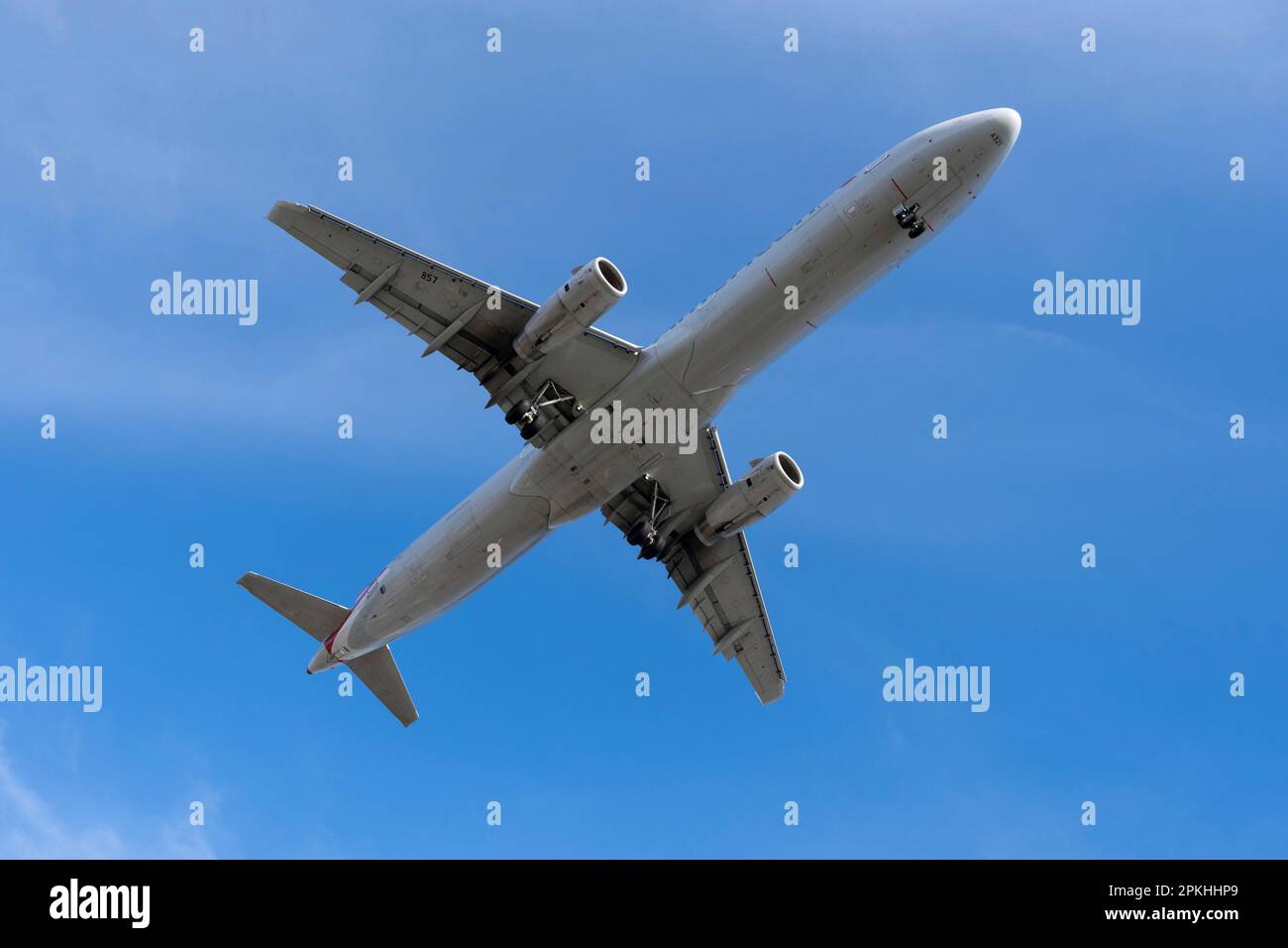 Los Angeles, California, USA. 7th Apr, 2023. An American Airlines ...