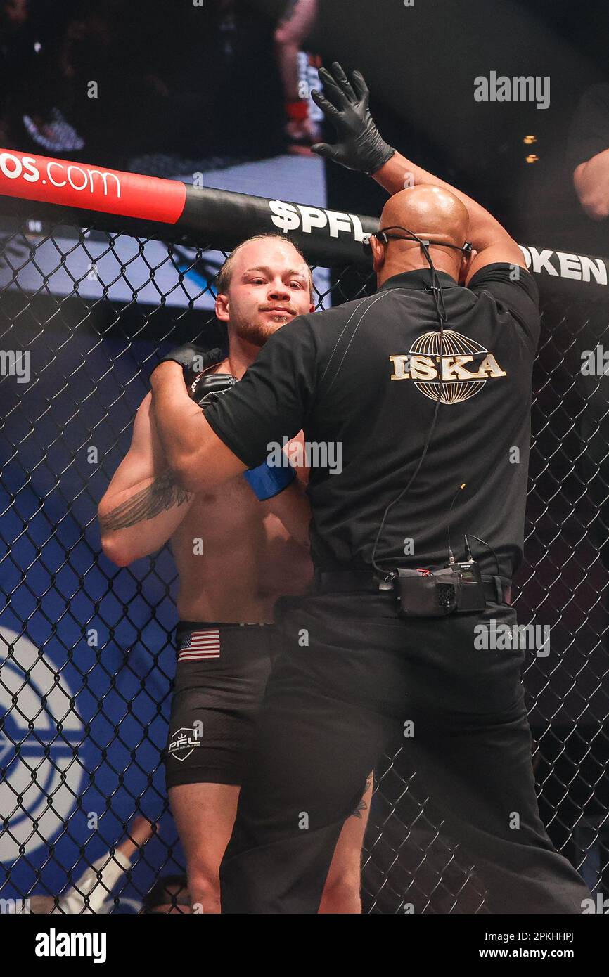 Las Vegas, NV, USA. 7th Apr, 2023. PFL Referee Mark Smith steps in to ...
