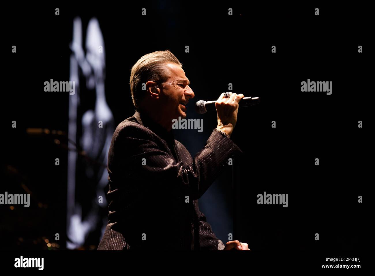 Depeche Mode lead singer Dave Gahan performing on stage during the "Memento Mori" Tour Stock ...