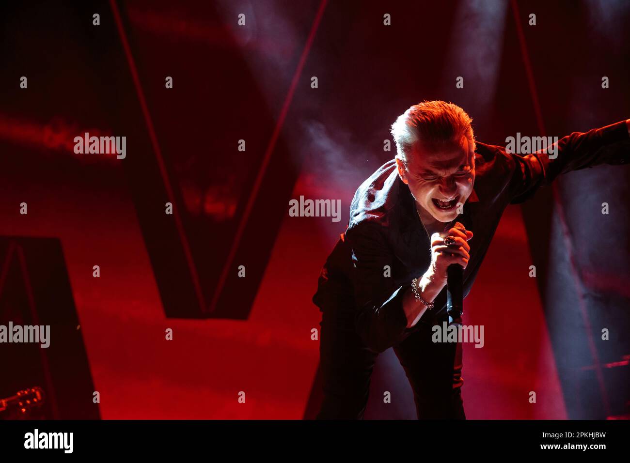 Depeche Mode lead singer Dave Gahan performing on stage during the "Memento Mori" Tour Stock ...