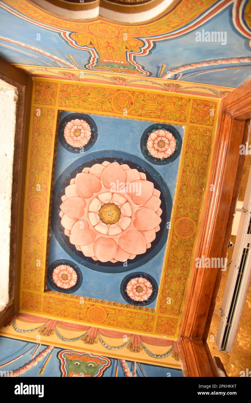 Kandyan paintings hi-res stock photography and images - Alamy