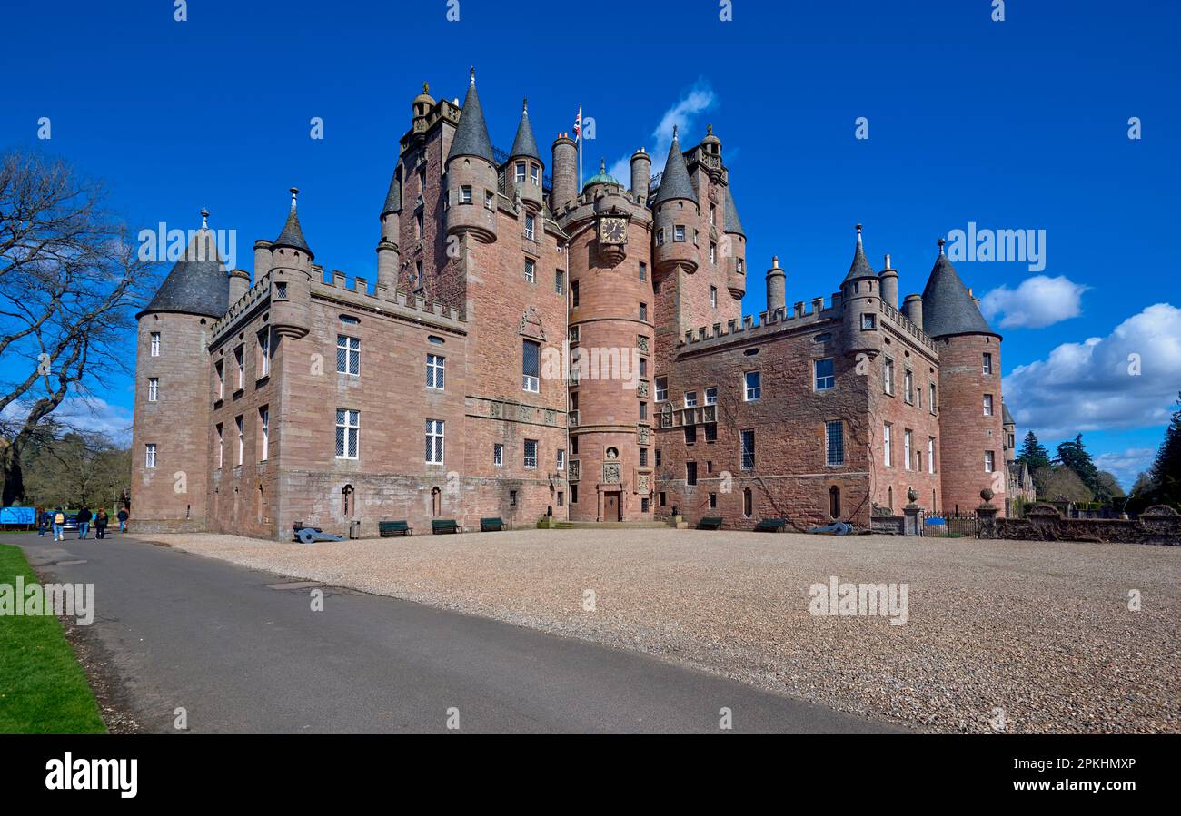 Medieval castle chapel room drawing hi-res stock photography and images - Alamy