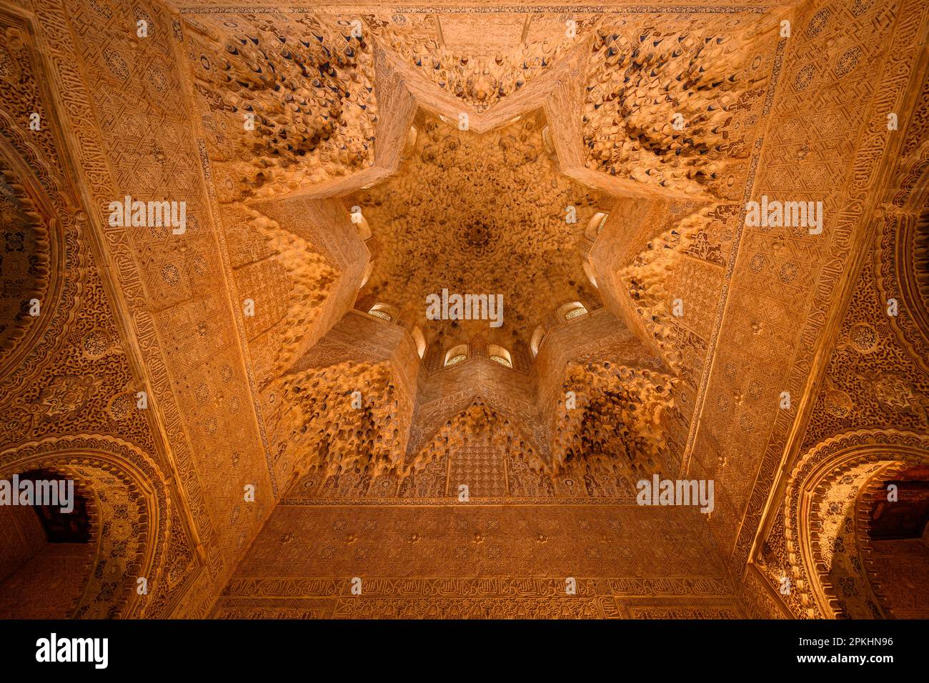 Muqarnas in dome and ceiling of Hall of the Abencerrajes in Nasrid ...