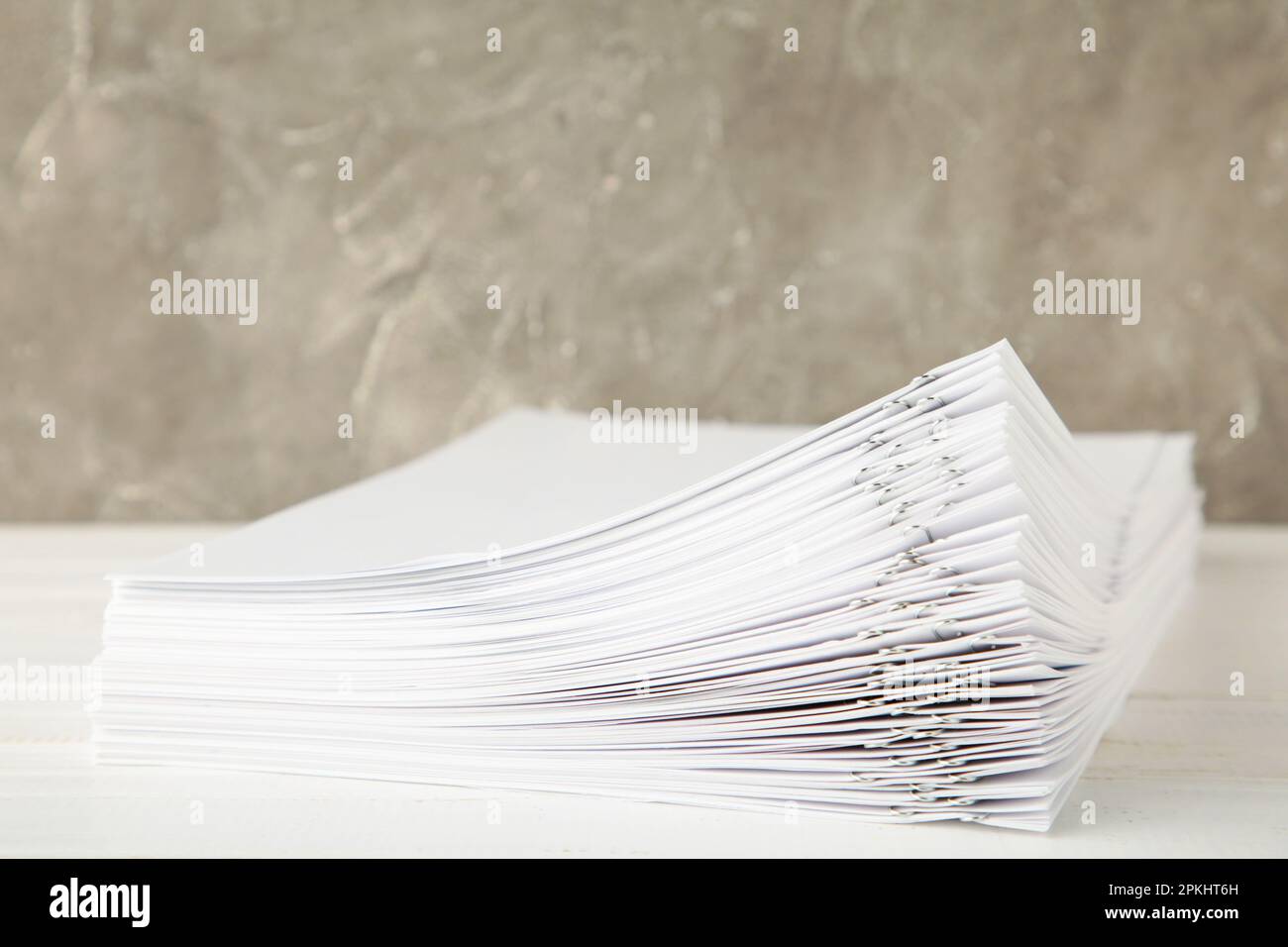 Stack white paper clips hi-res stock photography and images - Alamy