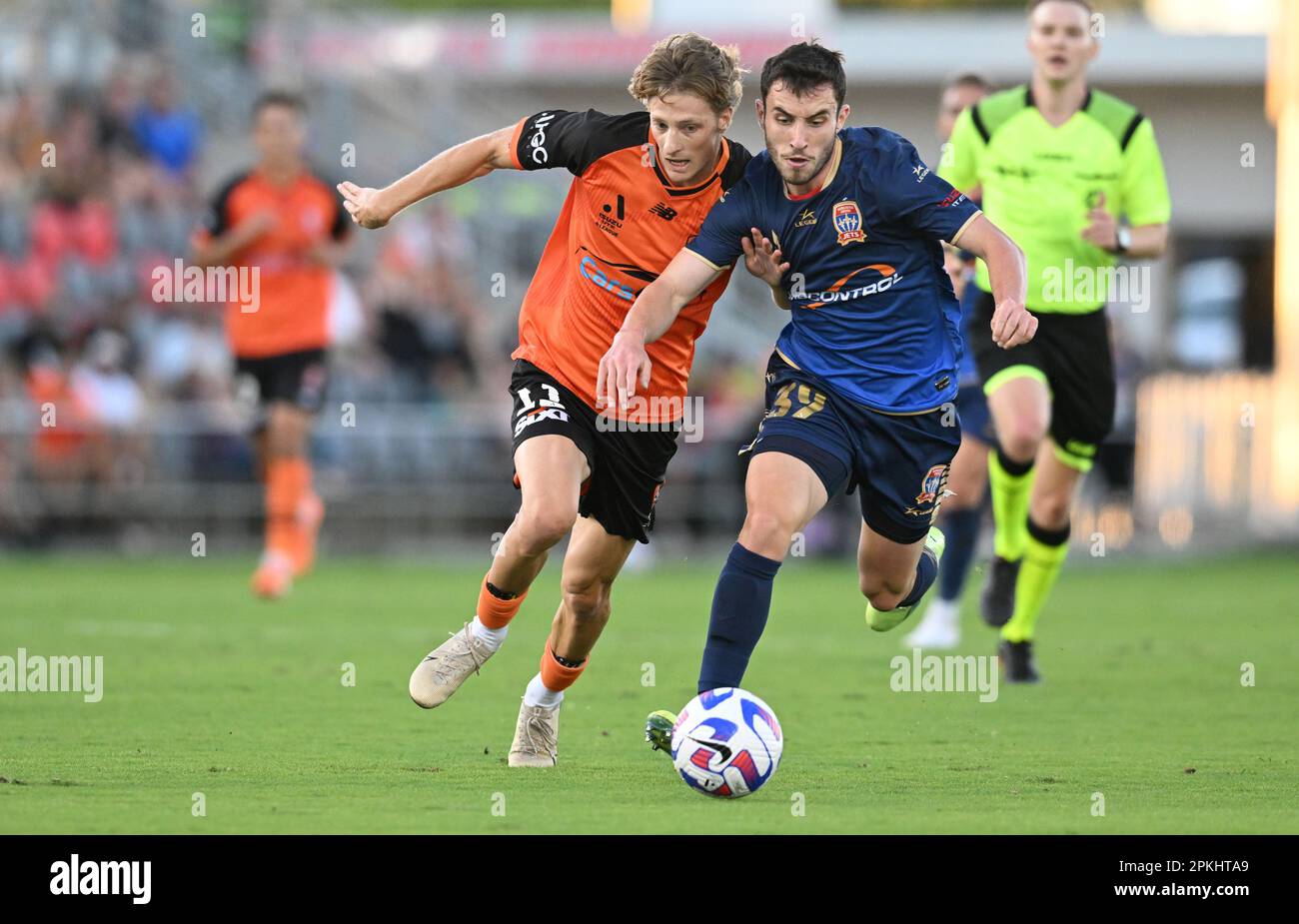 Jez Lofthouse (left) of the Roar takes on Thomas Aquilina (right) of ...