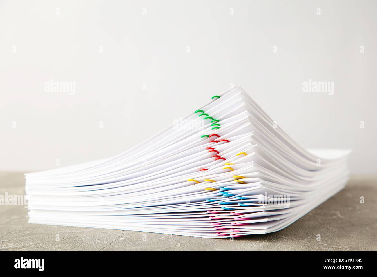 Stack white paper clips hi-res stock photography and images - Alamy