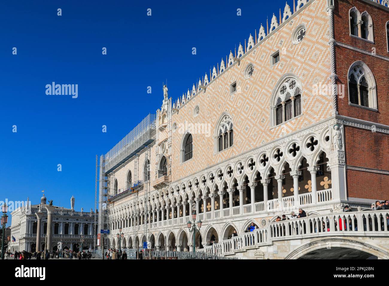 Doge's Palace, Palazzo Ducale, side facade with blue sky, Venice ...