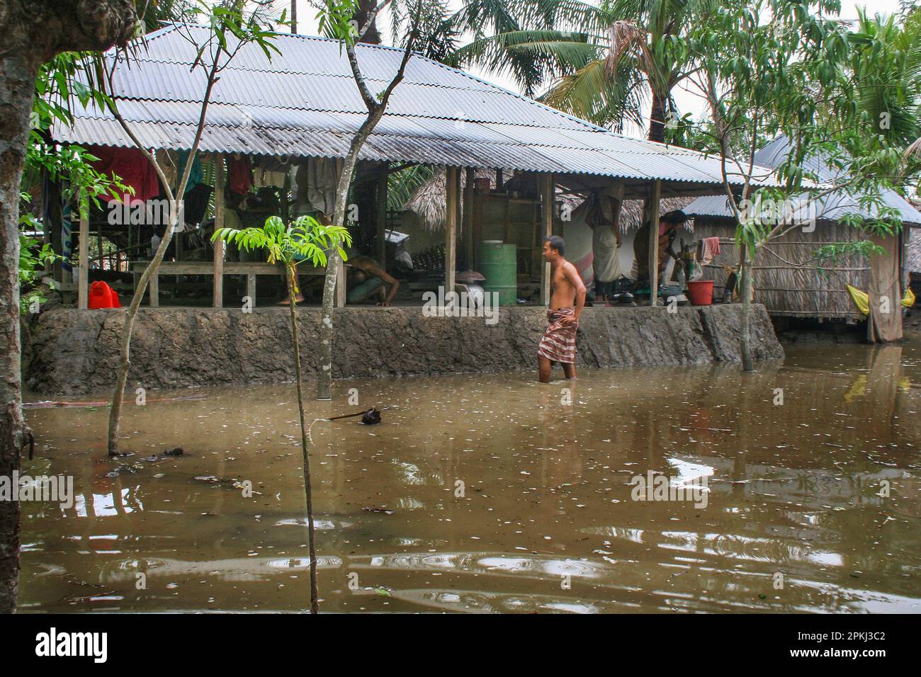 Cyclone Aila affected village at Khulna, Bangladesh Stock Photo - Alamy