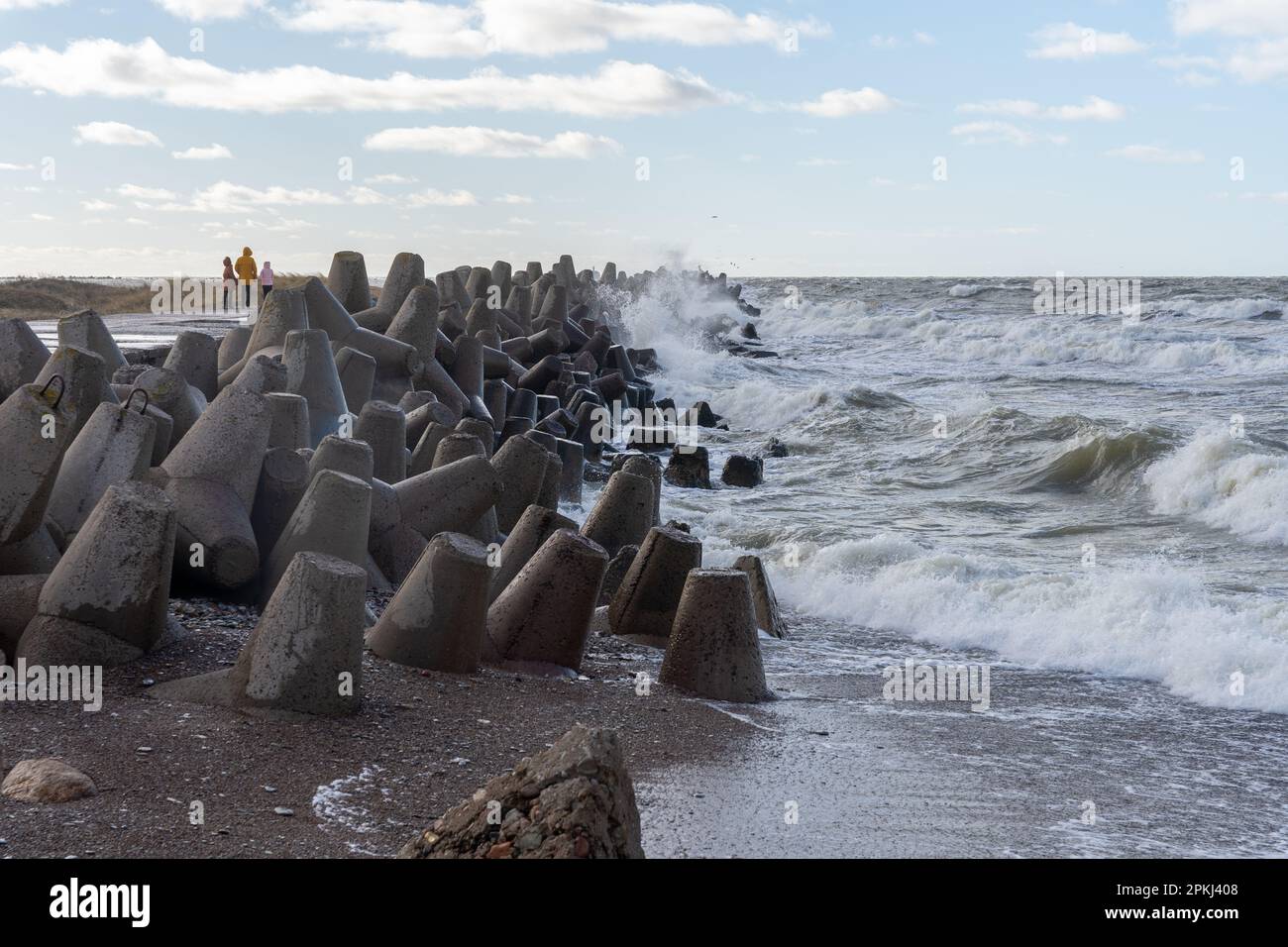 Sea defence structure tetrapods tetrapod hi-res stock photography and ...