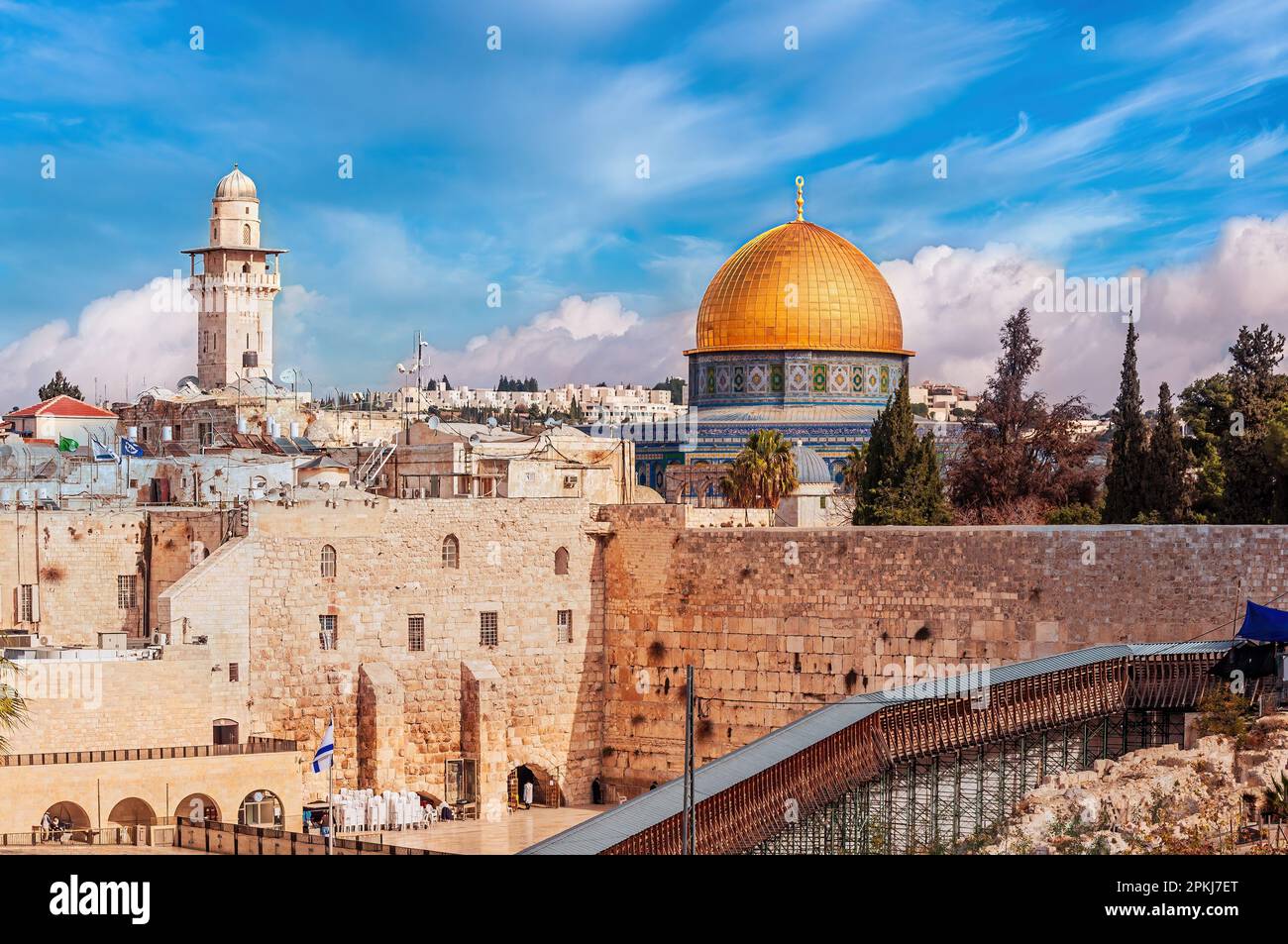 Western Wall or Kotel dominated by the Dome of the Rock in Jerusalem ...