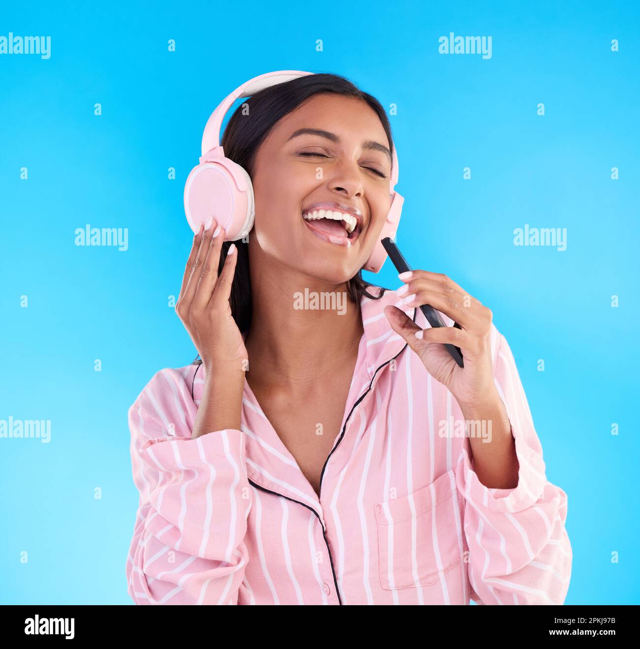 Isolated radio mobile app hi-res stock photography and images - Alamy