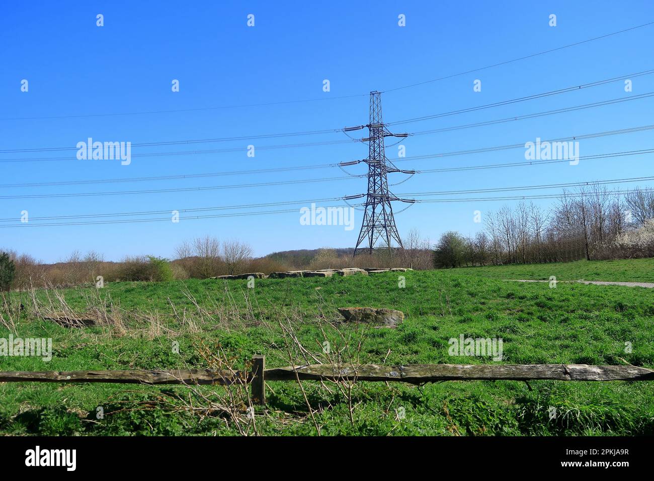 Electricity pylon in the North Kent Countryside Stock Photo - Alamy