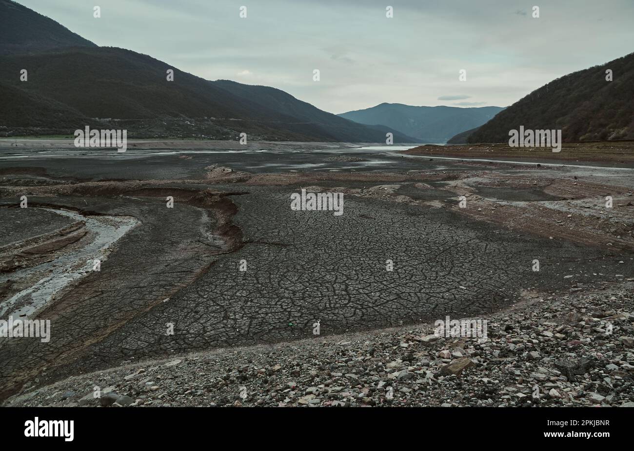 River drying up hi-res stock photography and images - Alamy