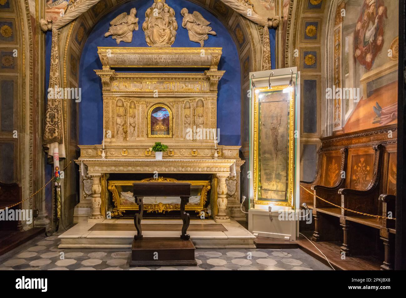 Altar santa fina hi-res stock photography and images - Alamy