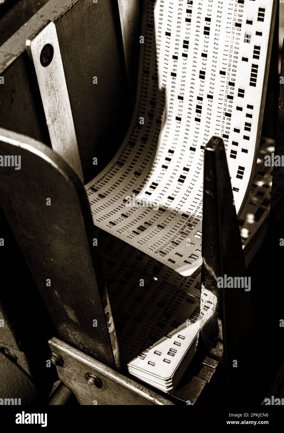 Punch card machine hi-res stock photography and images - Alamy