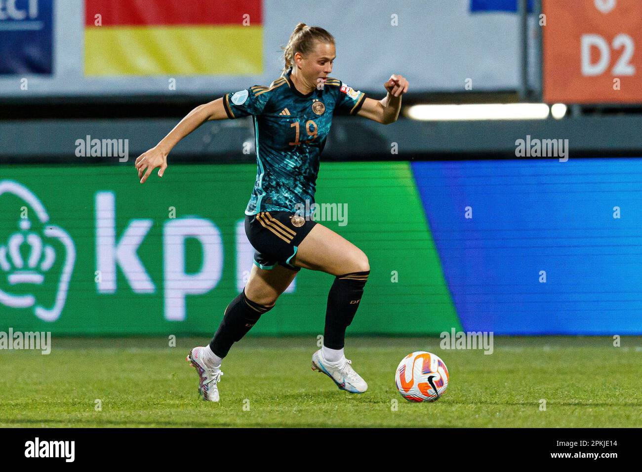 firo : April 7th, 2023, football, soccer, friendly match DFB women's ...