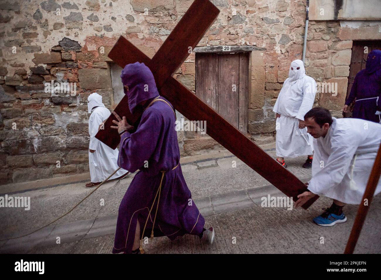 A penitent from the Brotherhood of the "Santa de la Vera Cruz ...