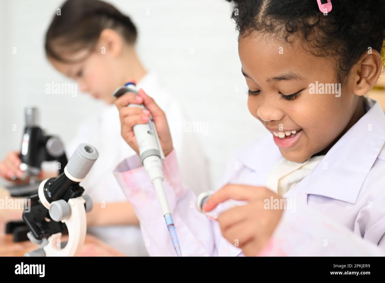 Genius child learning science hi-res stock photography and images - Alamy
