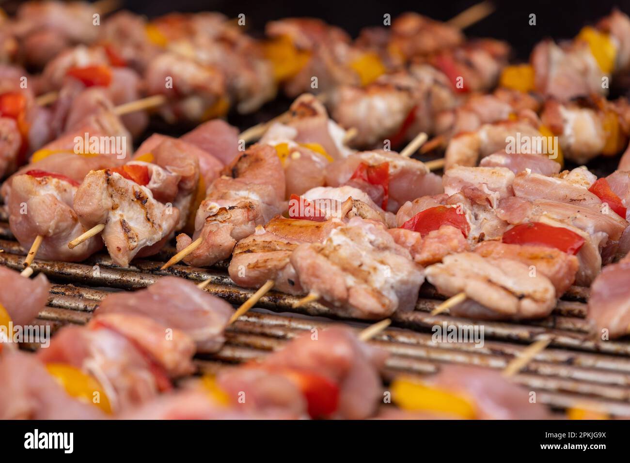Roast beef skewers hi-res stock photography and images - Alamy