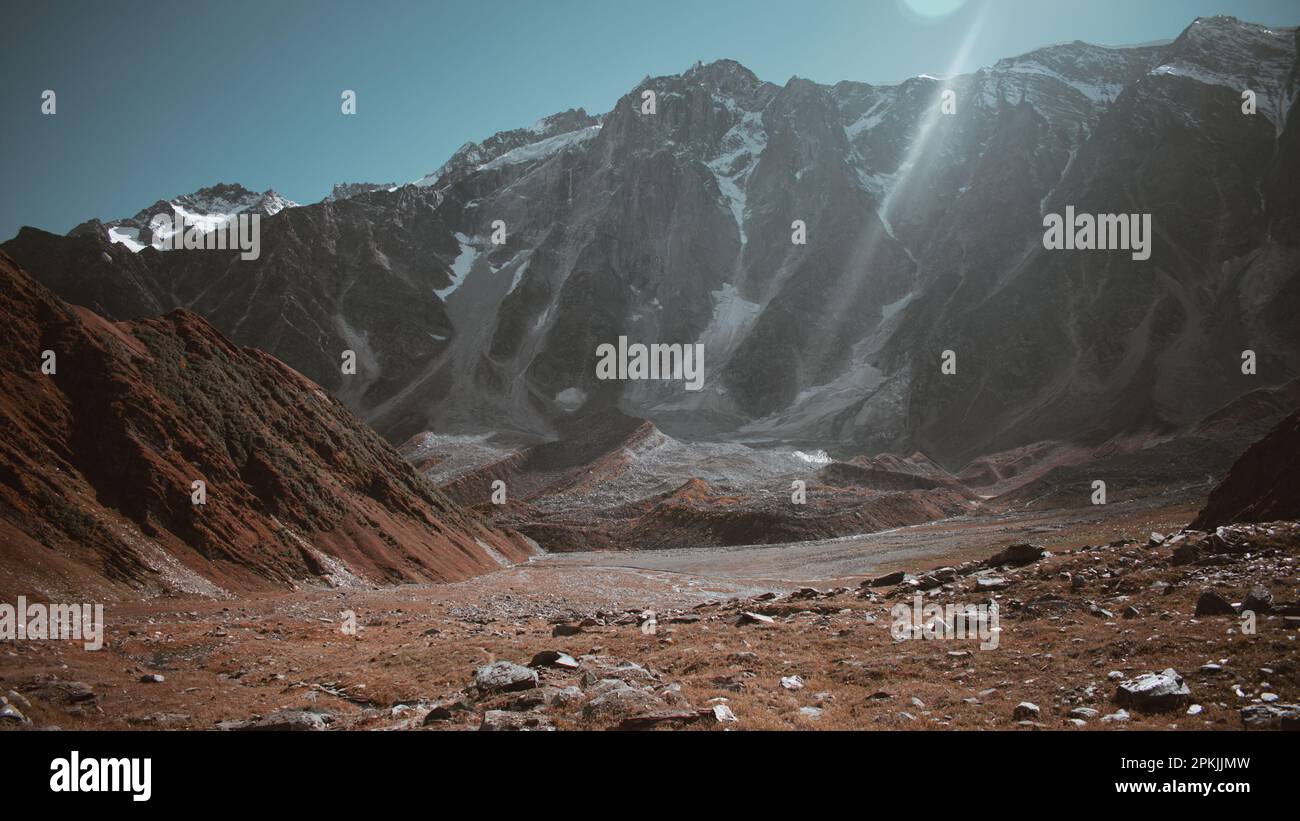 Large valley hi-res stock photography and images - Alamy