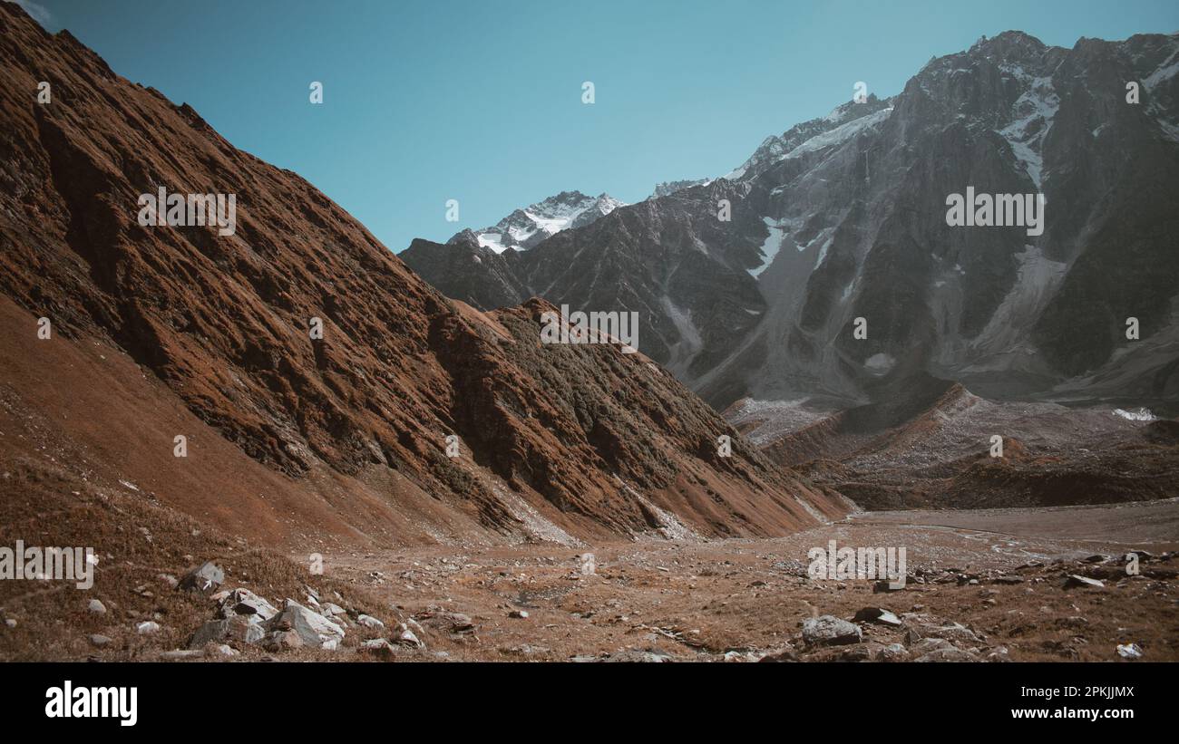 Valley vast hi-res stock photography and images - Alamy