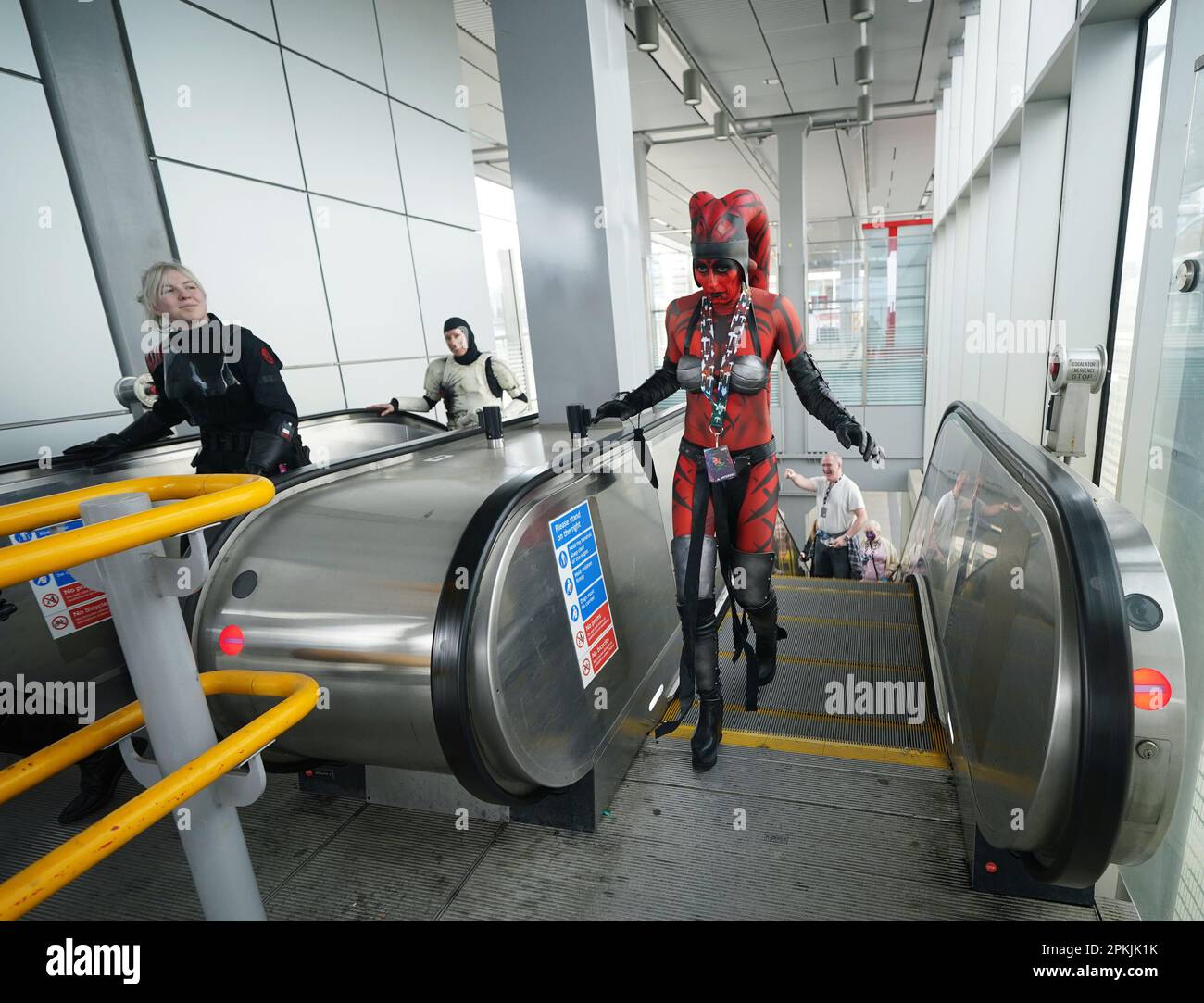 Custom house dlr station hi-res stock photography and images - Alamy