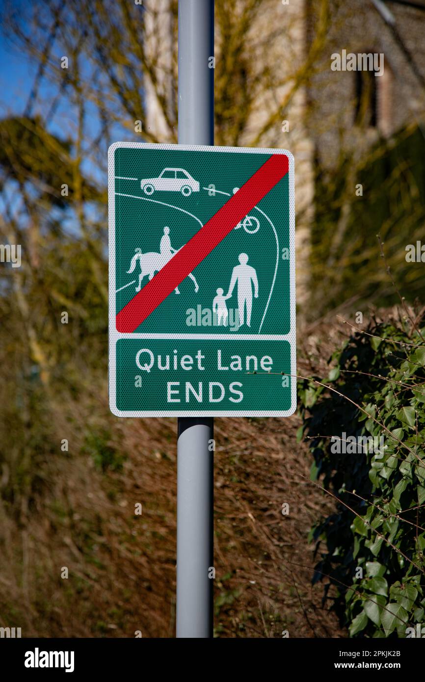 Lane ends sign hi-res stock photography and images - Alamy