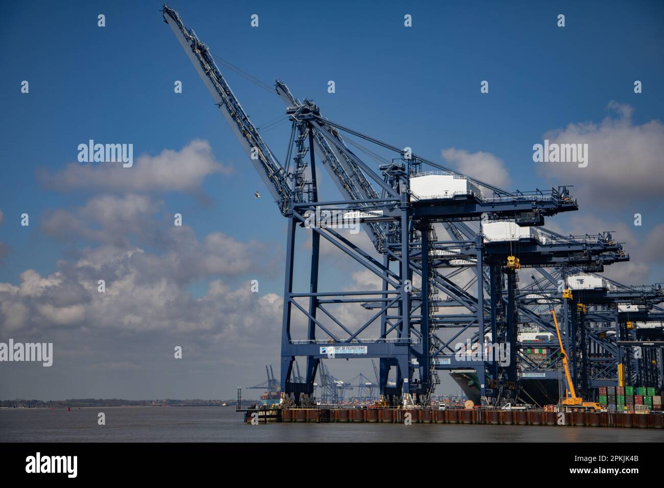 Port of Felixstowe Stock Photo - Alamy