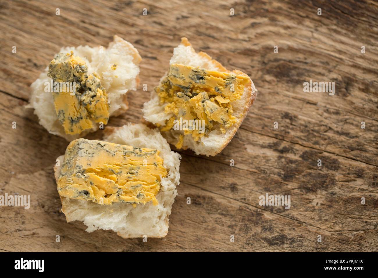 Shepherds Purse Harrogate Blue cheese on crusty bread. England UK GB ...