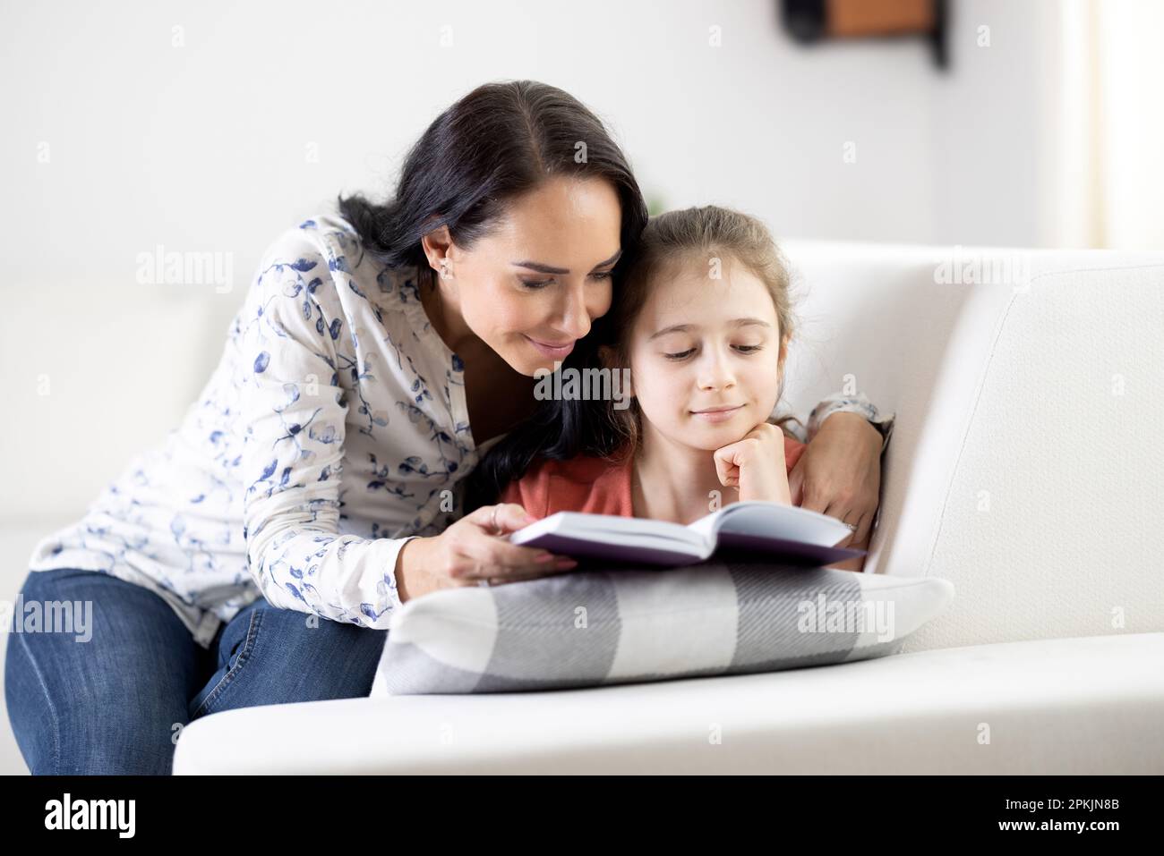 Supportive woman hi-res stock photography and images - Alamy