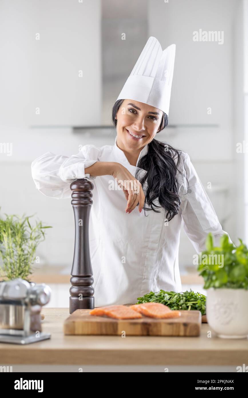 Female chef uniform hi-res stock photography and images - Alamy