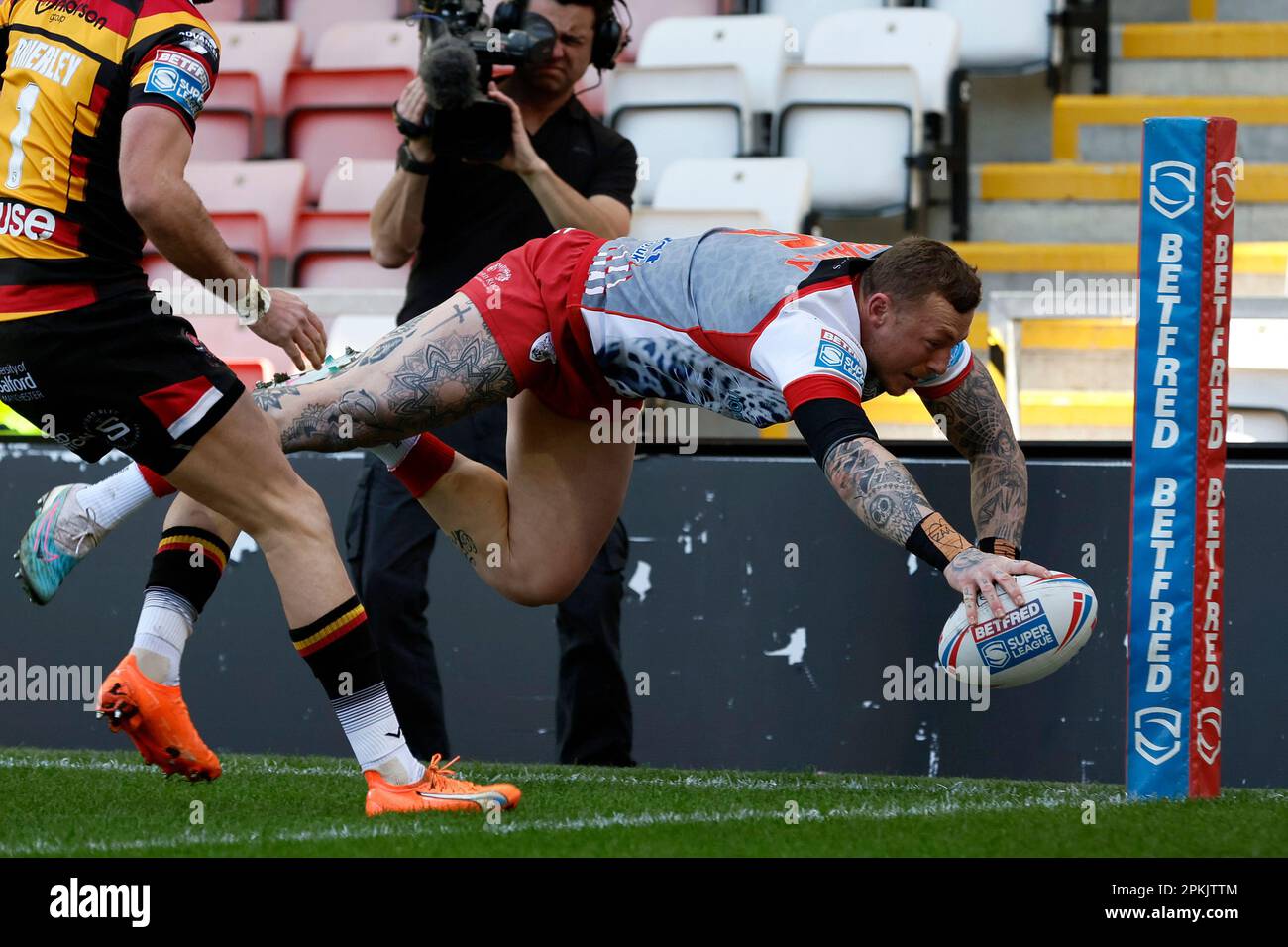 Josh charnley leigh leopards hi-res stock photography and images - Alamy