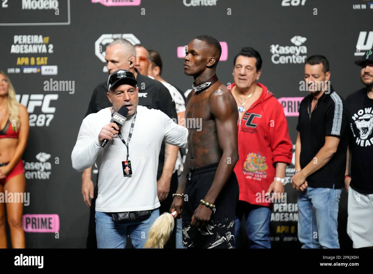 Miami, USA. 07th Apr, 2023. MIAMI, FLORIDA -April 7: (L-R) Joe Rogan interviews Israel Adesanya ...
